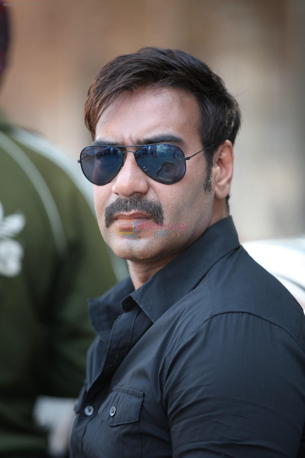 Ajay Devgan in the still from movie Singham Returns / Singham Returns - Bollywood Photos